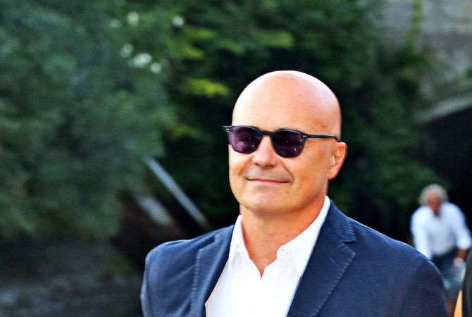 La casa degli sguardi, Luca Zingaretti debutta alla regia con il film ...