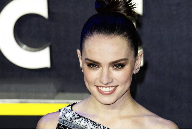 Chi è Daisy Ridley: biografia e filmografia sull'attrice di Star Wars ...