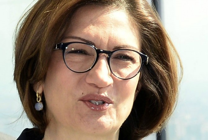 Chi è Mariastella Gelmini: biografia, carriera, vita privata e 2 ...